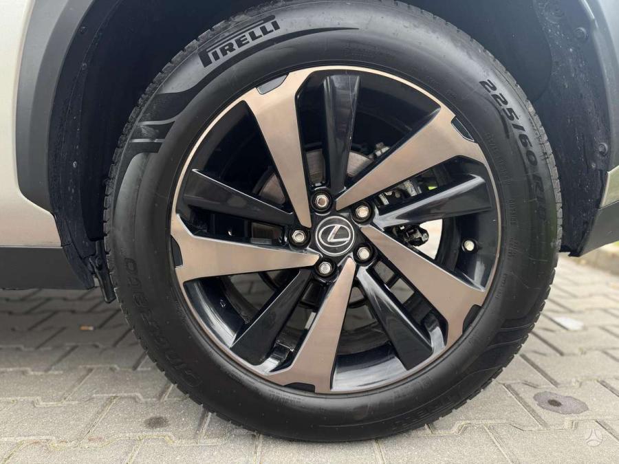Grey Lexus NX 300h 2021 in Vilnius, with an engine capacity of 2.49 L and mileage of 127 thousand km for 29500 €, photo 31 on AUTOMOTO.COM.LV