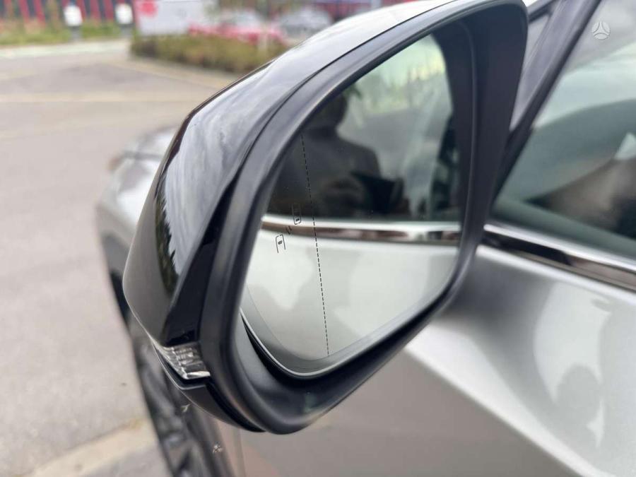 Grey Lexus NX 300h 2021 in Vilnius, with an engine capacity of 2.49 L and mileage of 127 thousand km for 29500 €, photo 33 on AUTOMOTO.COM.LV