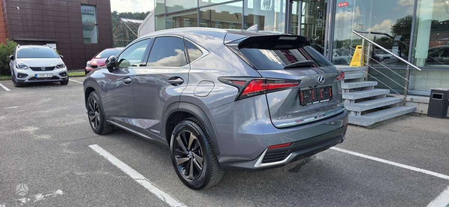 Серый Лексус NX 300h 2022 в Вильнюс, объемом двигателя 2.49 л и пробегом 110 тыс. км за 30650 €, фото 5 на AUTOMOTO.COM.LV