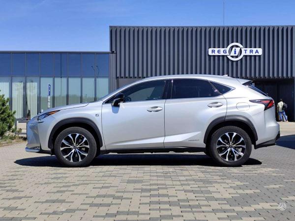 Pelēks Lexus NX 300h 2015 Šauļi, ar dzinēja tilpumu 2.50 L un nobraukumu 157 tūkst. km par 19500 €, foto 4 vietnē AUTOMOTO.COM.LV