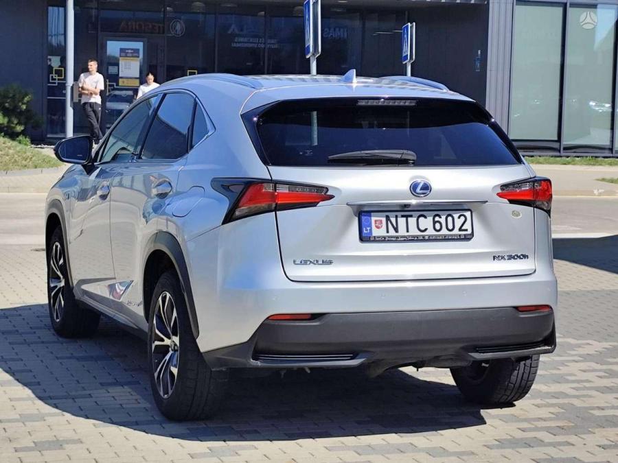 Pelēks Lexus NX 300h 2015 Šauļi, ar dzinēja tilpumu 2.50 L un nobraukumu 157 tūkst. km par 19500 €, foto 6 vietnē AUTOMOTO.COM.LV