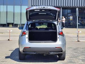 Pelēks Lexus NX 300h 2015 Šauļi, ar dzinēja tilpumu 2.50 L un nobraukumu 157 tūkst. km par 19500 €, foto 8 vietnē AUTOMOTO.COM.LV