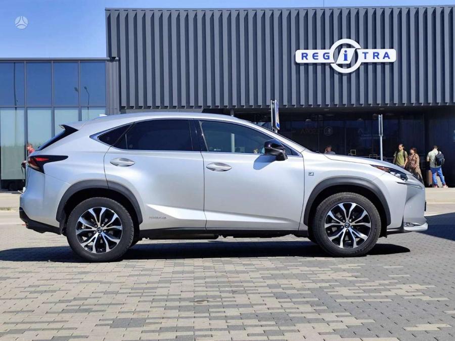 Pelēks Lexus NX 300h 2015 Šauļi, ar dzinēja tilpumu 2.50 L un nobraukumu 157 tūkst. km par 19500 €, foto 10 vietnē AUTOMOTO.COM.LV
