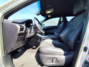 Pelēks Lexus NX 300h 2015 Šauļi, ar dzinēja tilpumu 2.50 L un nobraukumu 157 tūkst. km par 19500 €, foto 11 vietnē AUTOMOTO.COM.LV