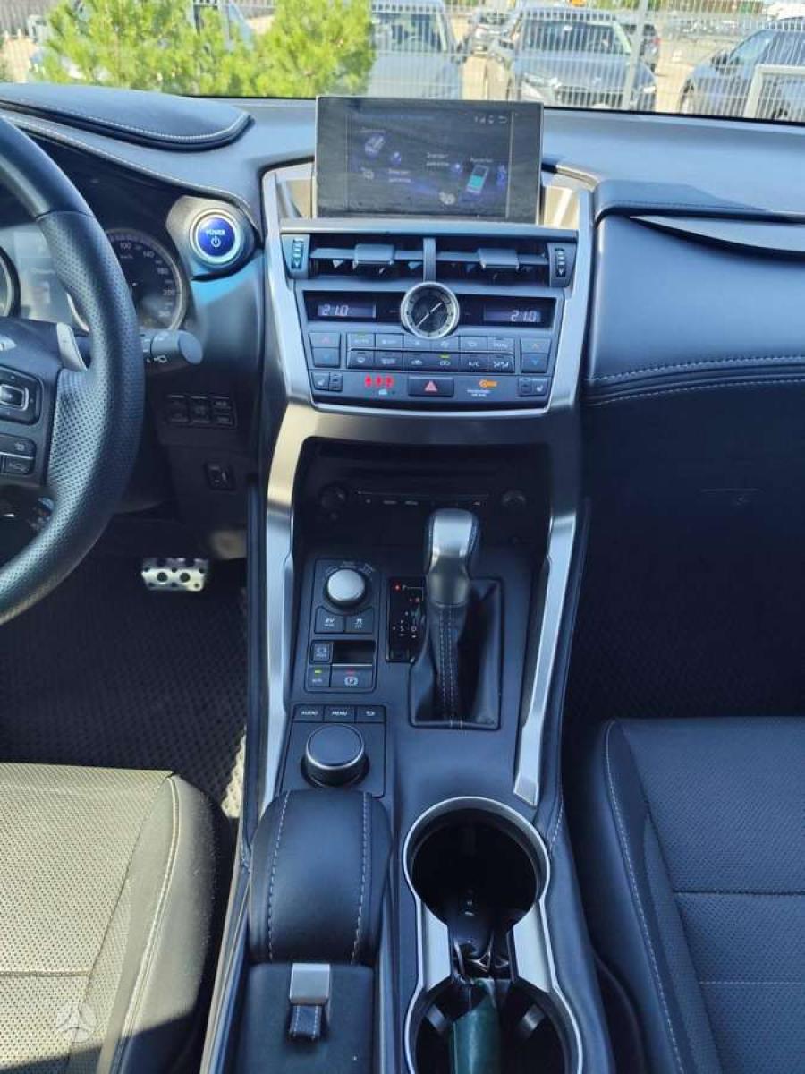 Pelēks Lexus NX 300h 2015 Šauļi, ar dzinēja tilpumu 2.50 L un nobraukumu 157 tūkst. km par 19500 €, foto 13 vietnē AUTOMOTO.COM.LV