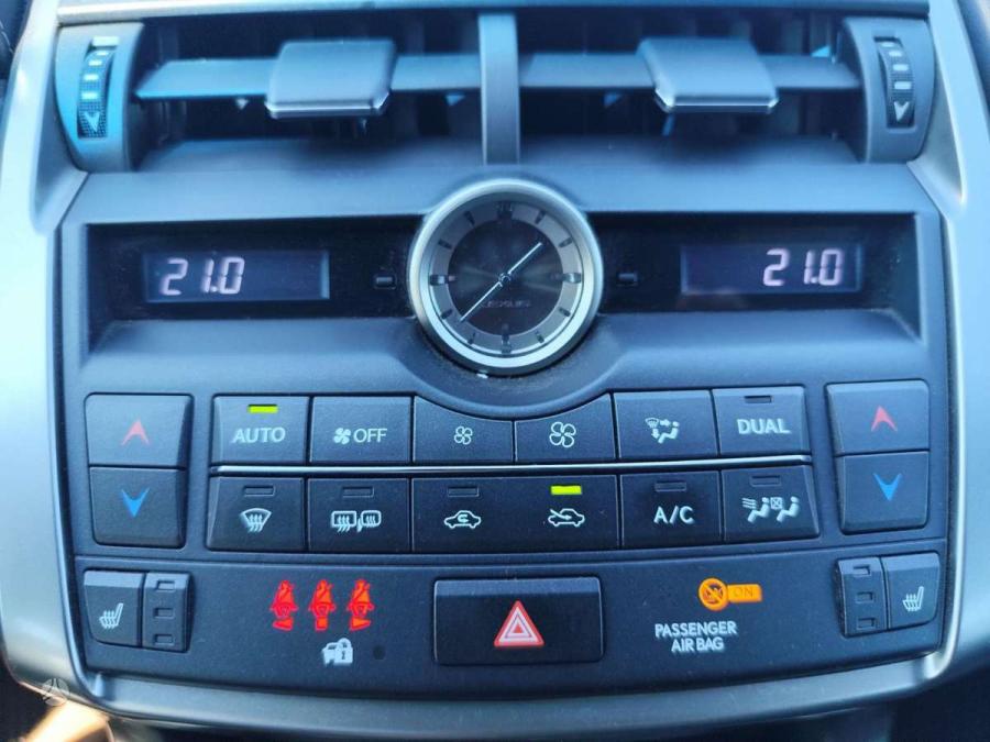 Pelēks Lexus NX 300h 2015 Šauļi, ar dzinēja tilpumu 2.50 L un nobraukumu 157 tūkst. km par 19500 €, foto 17 vietnē AUTOMOTO.COM.LV