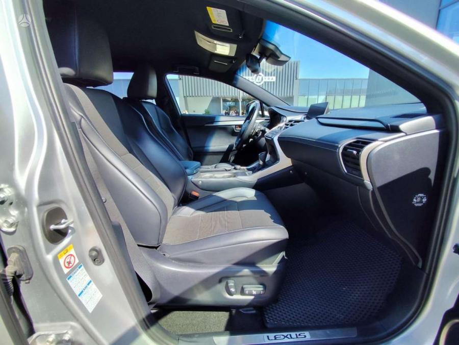 Pelēks Lexus NX 300h 2015 Šauļi, ar dzinēja tilpumu 2.50 L un nobraukumu 157 tūkst. km par 19500 €, foto 24 vietnē AUTOMOTO.COM.LV