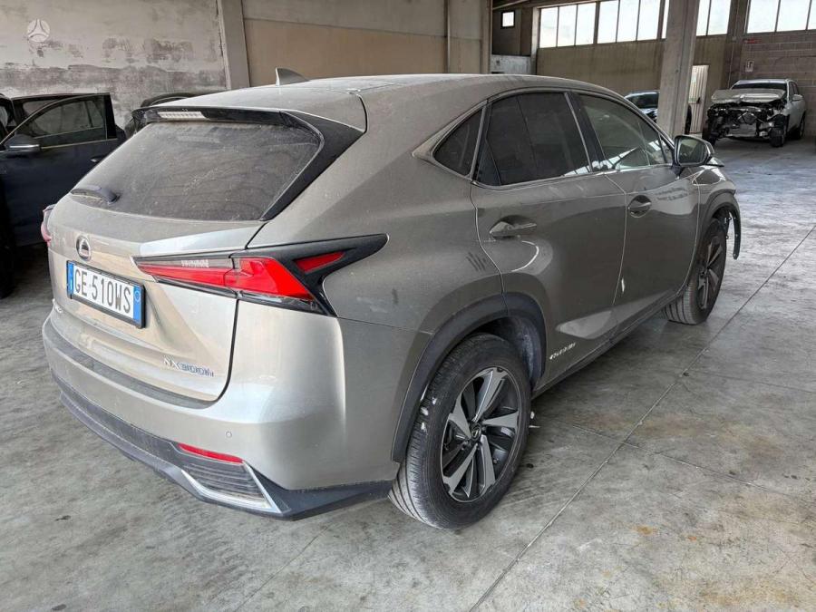 Серый Лексус NX 300h 2021 в Каунас, объемом двигателя 2.50 л и пробегом 120 тыс. км за 20900 €, фото 6 на AUTOMOTO.COM.LV