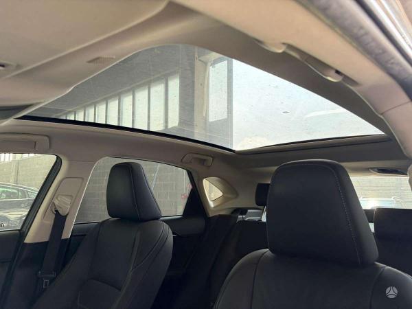 Grey Lexus NX 300h 2021 in Kaunas, with an engine capacity of 2.50 L and mileage of 120 thousand km for 20900 €, photo 7 on AUTOMOTO.COM.LV