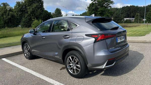 Lexus NX 300h 2018 in Vilnius, with an engine capacity of 2.50 L and mileage of 153 thousand km for 23800 €, photo 3 on AUTOMOTO.COM.LV