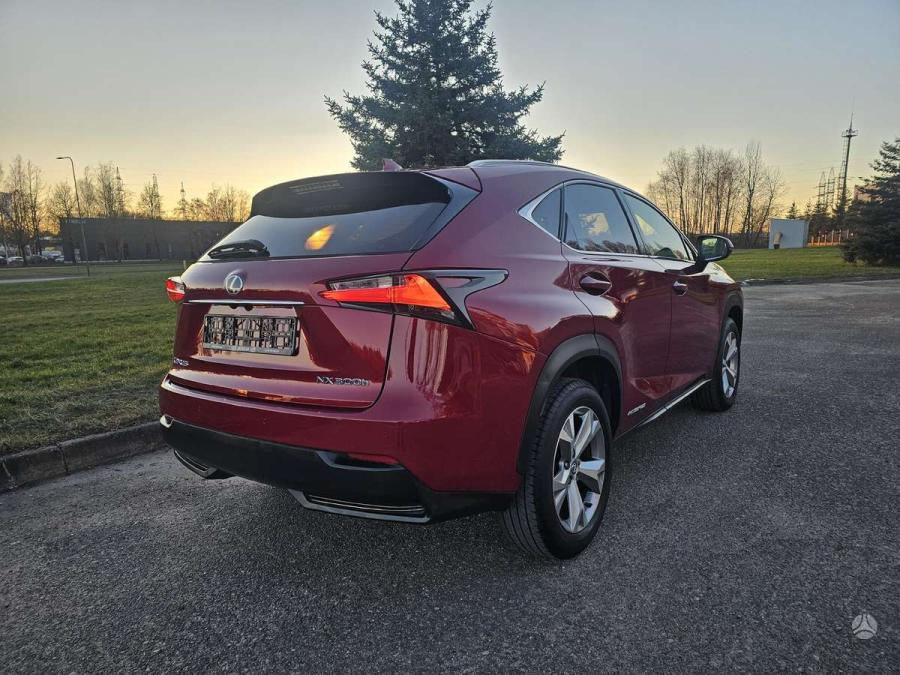 Sarkans Lexus NX 300h 2014 Kauņa, ar dzinēja tilpumu 2.49 L un nobraukumu 70 tūkst. km par 20450 €, foto 5 vietnē AUTOMOTO.COM.LV