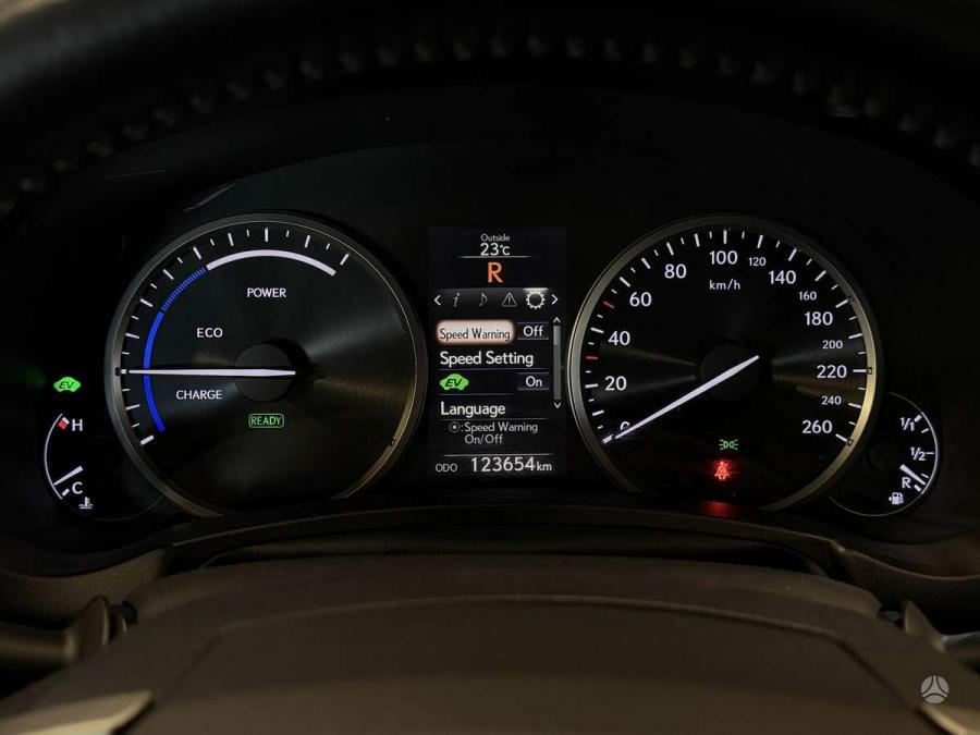 Red Lexus NX 300h 2016 in Kaunas, with an engine capacity of 2.49 L and mileage of 124 thousand km for 19490 €, photo 29 on AUTOMOTO.COM.LV