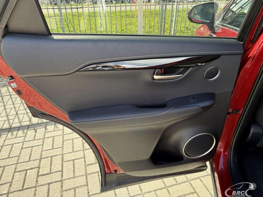 Красный Лексус NX 300h 2016 в Клайпеда, объемом двигателя 2.49 л и пробегом 124 тыс. км за 19200 €, фото 12 на AUTOMOTO.COM.LV