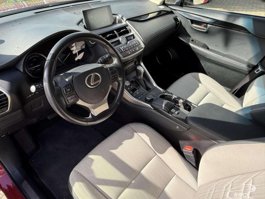Красный Лексус NX 300h 2016 в Клайпеда, объемом двигателя 2.49 л и пробегом 124 тыс. км за 19200 €, фото 17 на AUTOMOTO.COM.LV