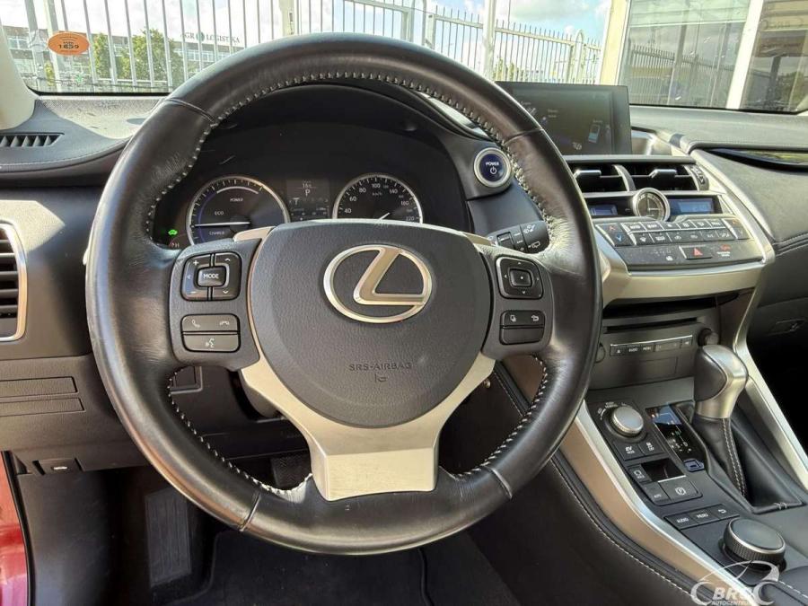 Красный Лексус NX 300h 2016 в Клайпеда, объемом двигателя 2.49 л и пробегом 124 тыс. км за 19200 €, фото 19 на AUTOMOTO.COM.LV