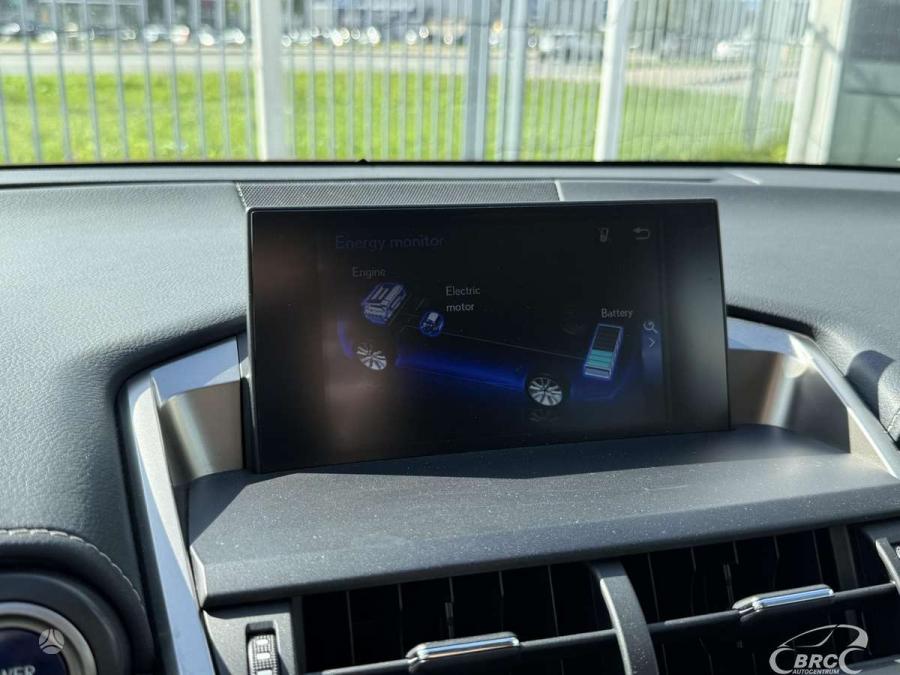 Красный Лексус NX 300h 2016 в Клайпеда, объемом двигателя 2.49 л и пробегом 124 тыс. км за 19200 €, фото 23 на AUTOMOTO.COM.LV