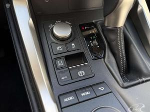 Красный Лексус NX 300h 2016 в Клайпеда, объемом двигателя 2.49 л и пробегом 124 тыс. км за 19200 €, фото 25 на AUTOMOTO.COM.LV