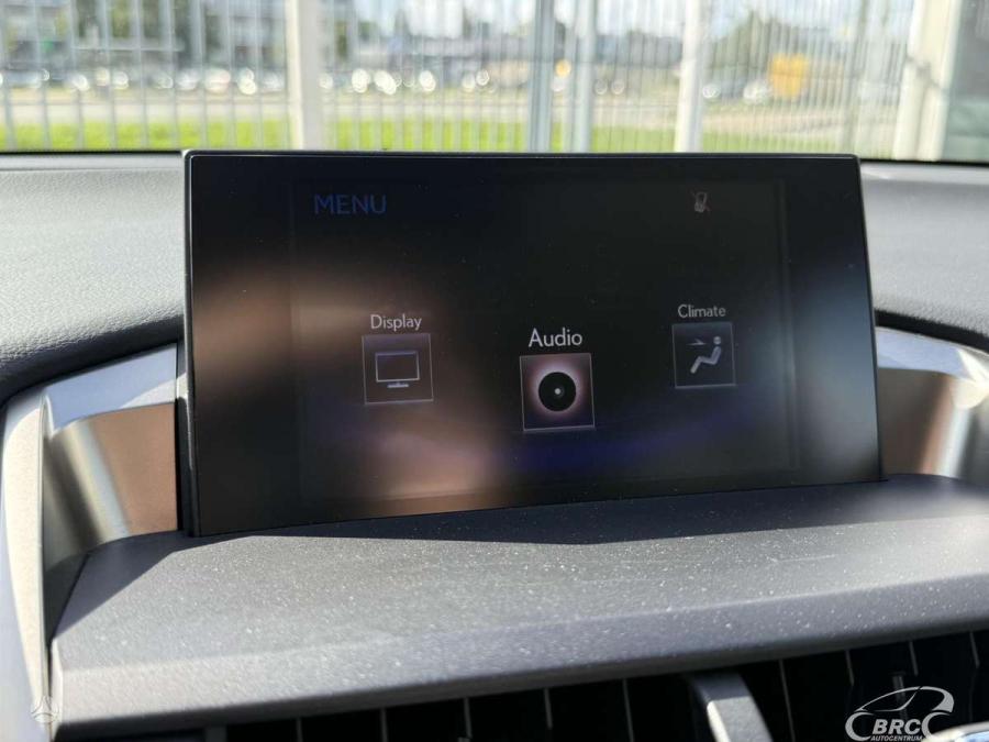 Красный Лексус NX 300h 2016 в Клайпеда, объемом двигателя 2.49 л и пробегом 124 тыс. км за 19200 €, фото 27 на AUTOMOTO.COM.LV