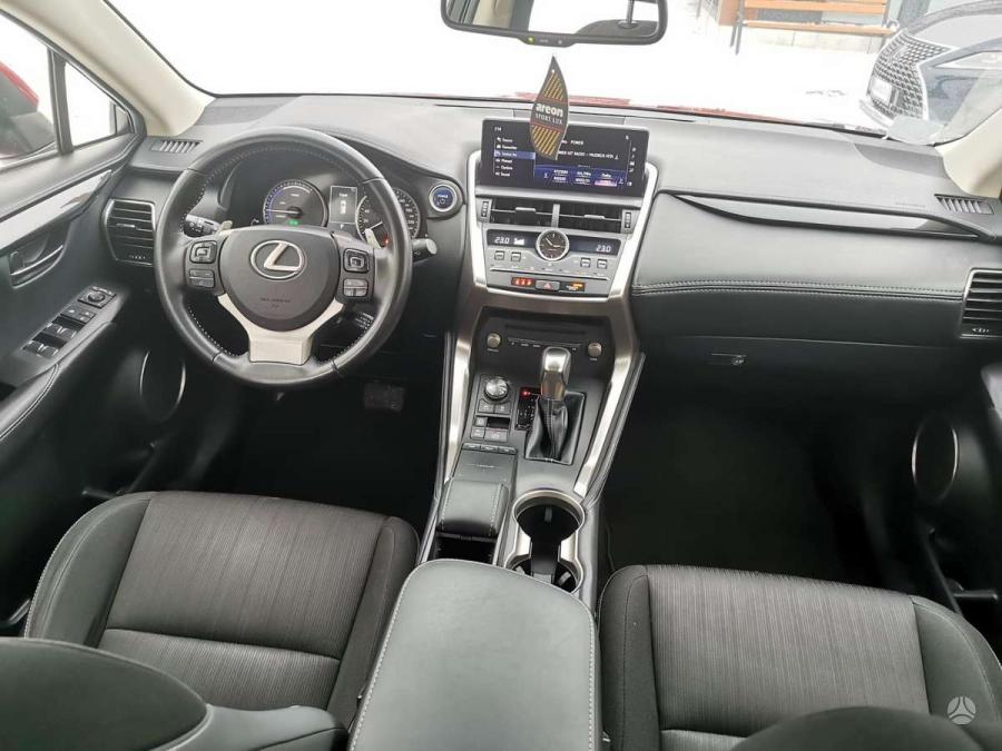 Sarkans Lexus NX 300h 2018 Viļņa, ar dzinēja tilpumu 2.50 L un nobraukumu 121 tūkst. km par 22800 €, foto 5 vietnē AUTOMOTO.COM.LV