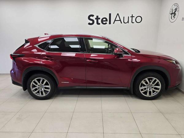 Red Lexus NX 300h 2018 in Vilnius, with an engine capacity of 2.49 L and mileage of 95 thousand km for 25490 €, photo 7 on AUTOMOTO.COM.LV