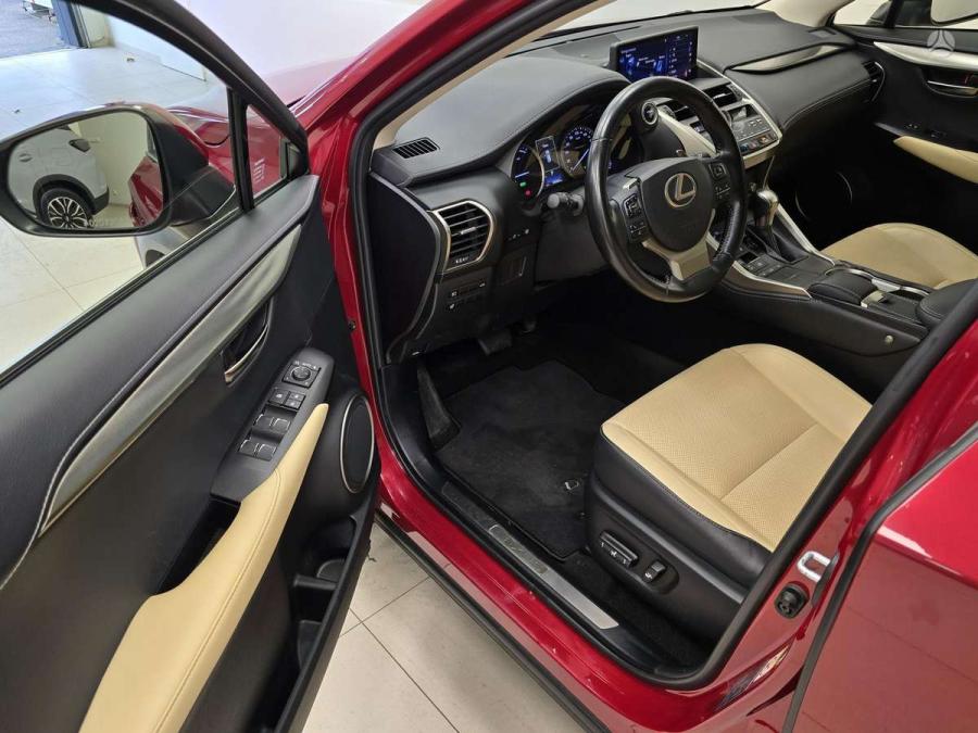 Красный Лексус NX 300h 2018 в Вильнюс, объемом двигателя 2.49 л и пробегом 95 тыс. км за 25490 €, фото 12 на AUTOMOTO.COM.LV