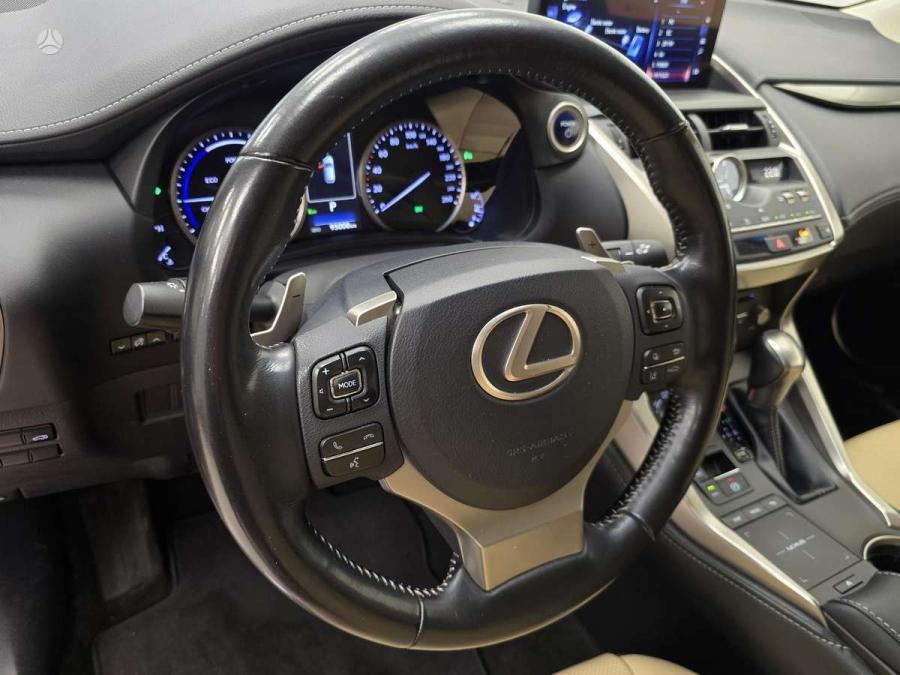 Красный Лексус NX 300h 2018 в Вильнюс, объемом двигателя 2.49 л и пробегом 95 тыс. км за 25490 €, фото 15 на AUTOMOTO.COM.LV