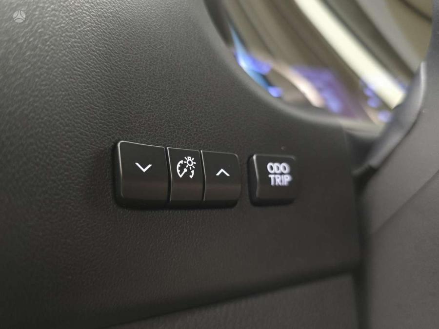 Красный Лексус NX 300h 2018 в Вильнюс, объемом двигателя 2.49 л и пробегом 95 тыс. км за 25490 €, фото 18 на AUTOMOTO.COM.LV