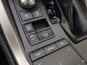 Красный Лексус NX 300h 2018 в Вильнюс, объемом двигателя 2.49 л и пробегом 95 тыс. км за 25490 €, фото 36 на AUTOMOTO.COM.LV
