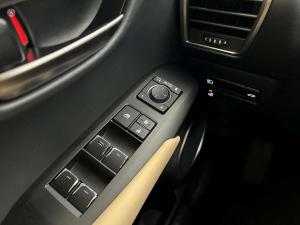 Sarkans Lexus NX 300h 2018 Viļņa, ar dzinēja tilpumu 2.49 L un nobraukumu 68 tūkst. km par 31900 €, foto 26 vietnē AUTOMOTO.COM.LV