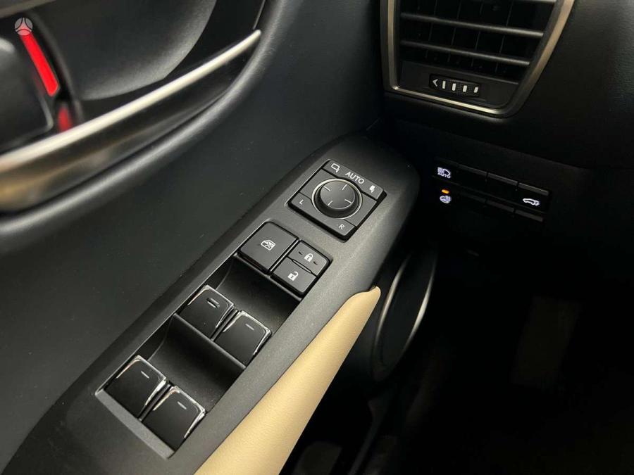 Sarkans Lexus NX 300h 2018 Viļņa, ar dzinēja tilpumu 2.49 L un nobraukumu 68 tūkst. km par 31900 €, foto 26 vietnē AUTOMOTO.COM.LV