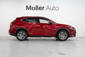 Red Lexus NX 300h 2019 in Vilnius, with an engine capacity of 2.50 L and mileage of 81 thousand km for 26500 €, photo 9 on AUTOMOTO.COM.LV