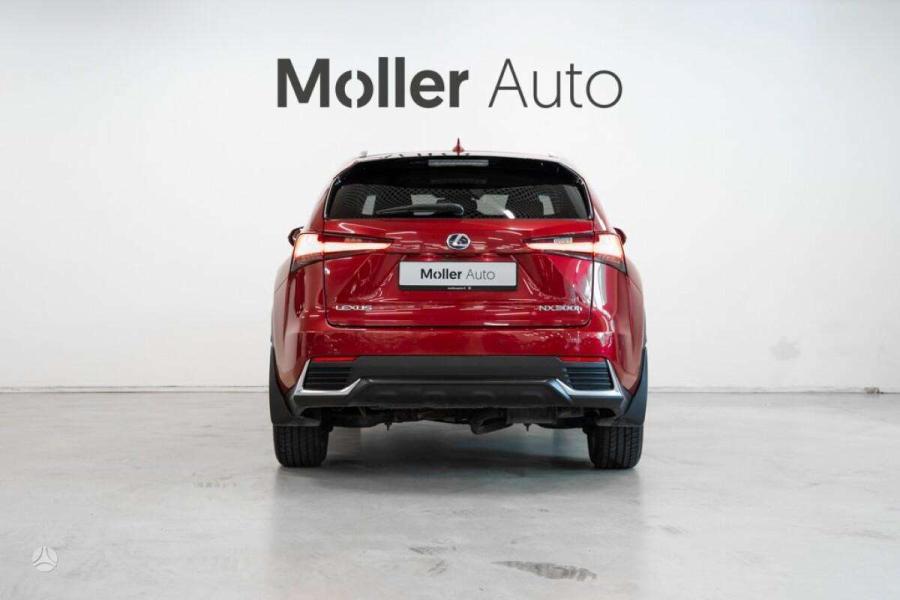 Sarkans Lexus NX 300h 2019 Viļņa, ar dzinēja tilpumu 2.50 L un nobraukumu 81 tūkst. km par 26500 €, foto 7 vietnē AUTOMOTO.COM.LV