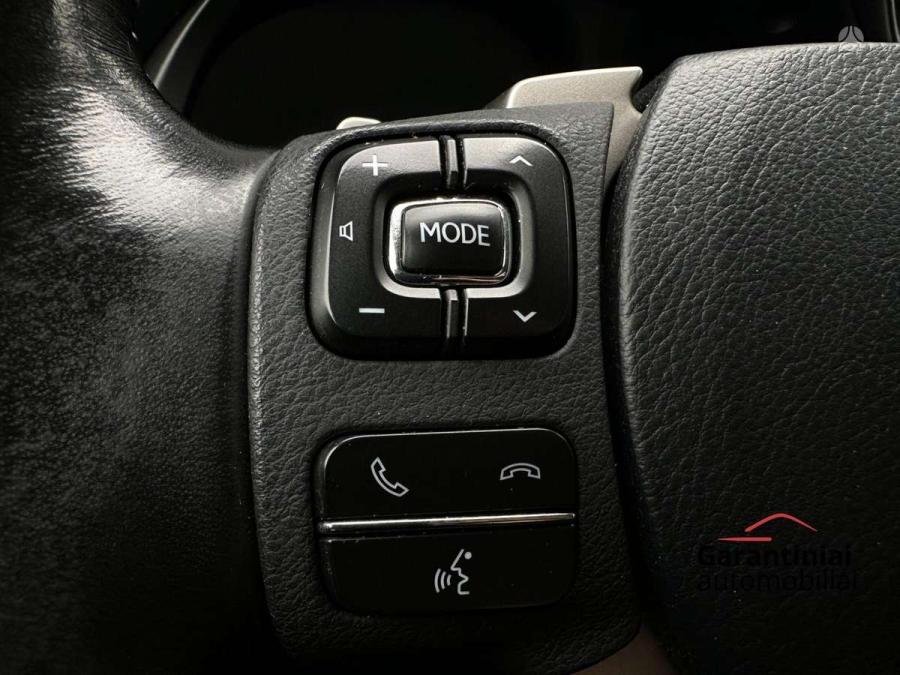 Red Lexus NX 300h 2019 in Vilnius, with an engine capacity of 2.50 L and mileage of 161 thousand km for 23950 €, photo 12 on AUTOMOTO.COM.LV