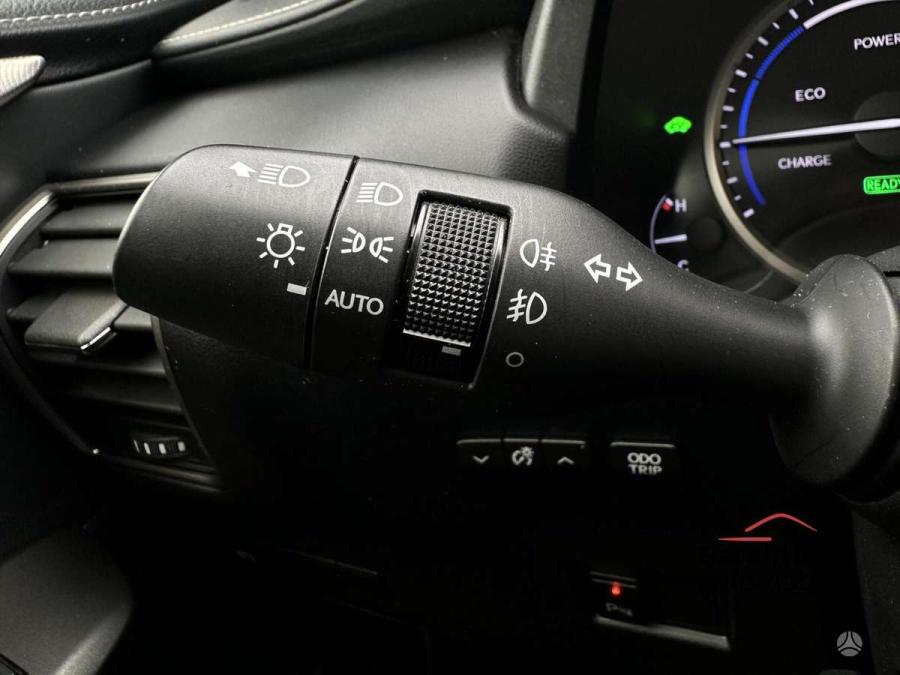 Red Lexus NX 300h 2019 in Vilnius, with an engine capacity of 2.50 L and mileage of 161 thousand km for 23950 €, photo 14 on AUTOMOTO.COM.LV