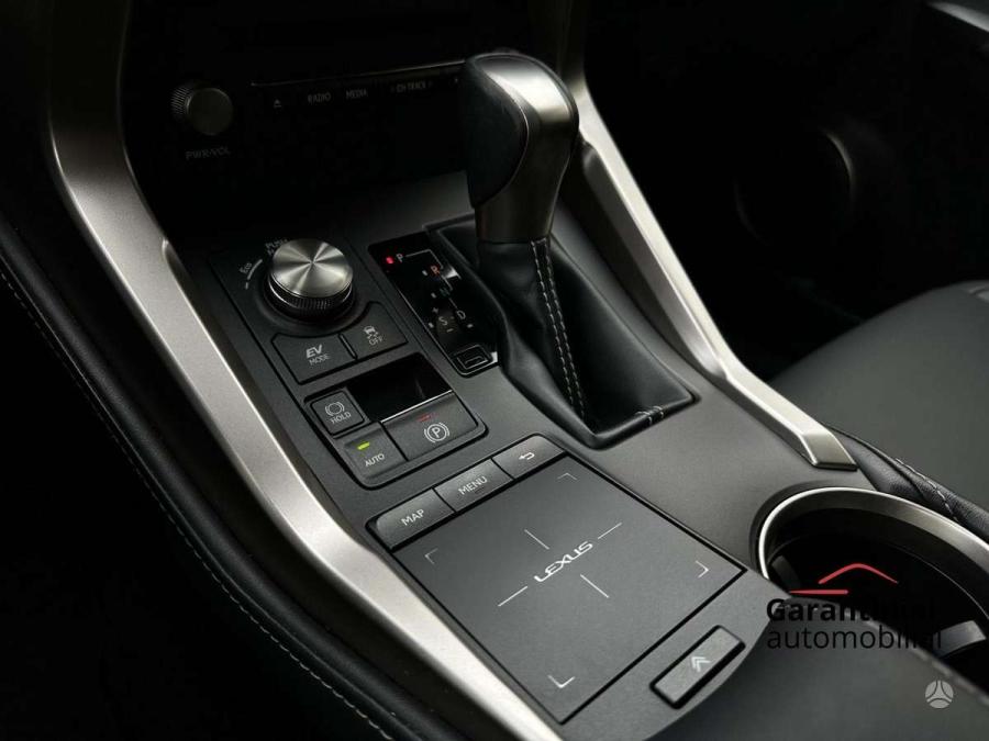 Red Lexus NX 300h 2019 in Vilnius, with an engine capacity of 2.50 L and mileage of 161 thousand km for 23950 €, photo 24 on AUTOMOTO.COM.LV