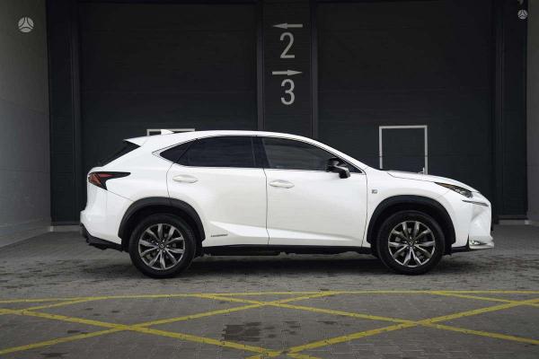 White Lexus NX 300h 2014 in Vilnius, with an engine capacity of 2.49 L and mileage of 138 thousand km for 20000 €, photo 6 on AUTOMOTO.COM.LV
