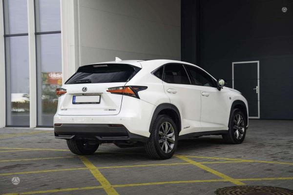 White Lexus NX 300h 2014 in Vilnius, with an engine capacity of 2.49 L and mileage of 138 thousand km for 20000 €, photo 8 on AUTOMOTO.COM.LV