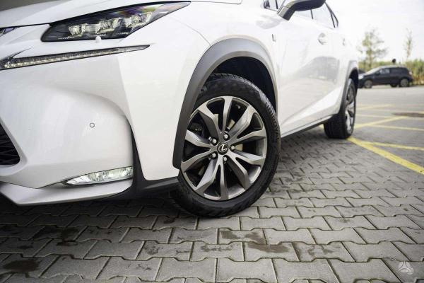 White Lexus NX 300h 2014 in Vilnius, with an engine capacity of 2.49 L and mileage of 138 thousand km for 20000 €, photo 9 on AUTOMOTO.COM.LV