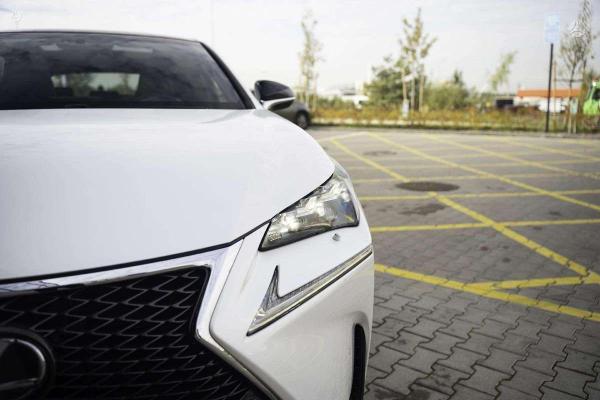White Lexus NX 300h 2014 in Vilnius, with an engine capacity of 2.49 L and mileage of 138 thousand km for 20000 €, photo 10 on AUTOMOTO.COM.LV