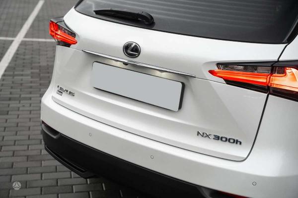 Белый Лексус NX 300h 2014 в Вильнюс, объемом двигателя 2.49 л и пробегом 167 тыс. км за 20900 €, фото 11 на AUTOMOTO.COM.LV