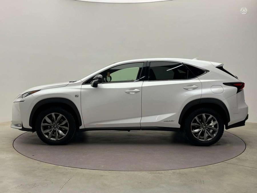 White Lexus NX 300h 2014 in Panevezys, with an engine capacity of 2.49 L and mileage of 219 thousand km for 19990 €, photo 5 on AUTOMOTO.COM.LV