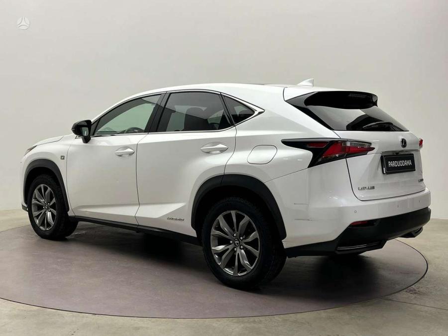 White Lexus NX 300h 2014 in Panevezys, with an engine capacity of 2.49 L and mileage of 219 thousand km for 19990 €, photo 6 on AUTOMOTO.COM.LV