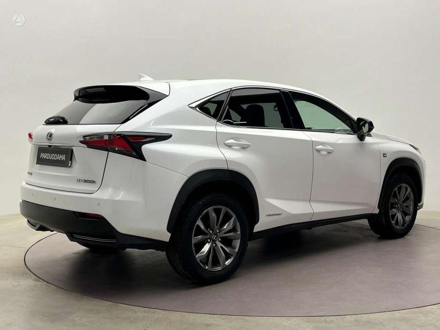 White Lexus NX 300h 2014 in Panevezys, with an engine capacity of 2.49 L and mileage of 219 thousand km for 19990 €, photo 8 on AUTOMOTO.COM.LV