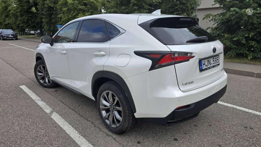 White Lexus NX 300h 2014 in Vilnius, with an engine capacity of 2.49 L and mileage of 109 thousand km for 20000 €, photo 1 on AUTOMOTO.COM.LV