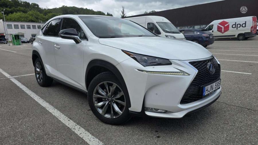 White Lexus NX 300h 2014 in Vilnius, with an engine capacity of 2.49 L and mileage of 109 thousand km for 20000 €, photo 6 on AUTOMOTO.COM.LV