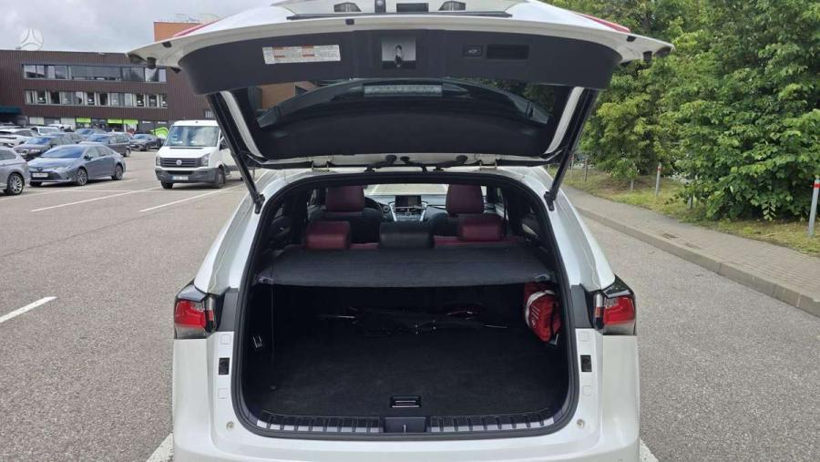 White Lexus NX 300h 2014 in Vilnius, with an engine capacity of 2.49 L and mileage of 109 thousand km for 20000 €, photo 18 on AUTOMOTO.COM.LV