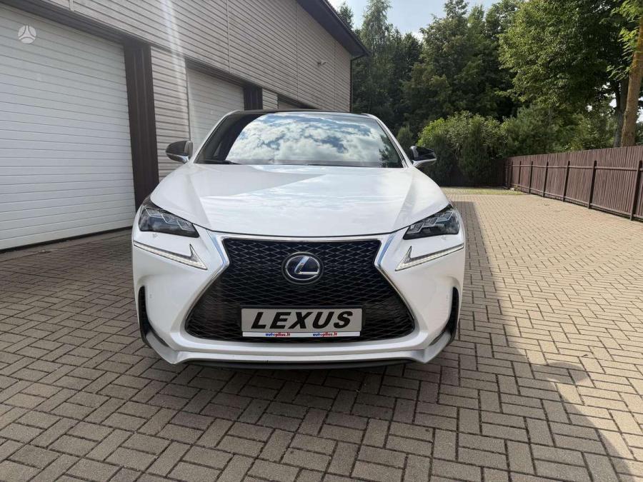 White Lexus NX 300h 2014 in Siauliai, with an engine capacity of 2.49 L and mileage of 286 thousand km for 19400 €, photo 3 on AUTOMOTO.COM.LV