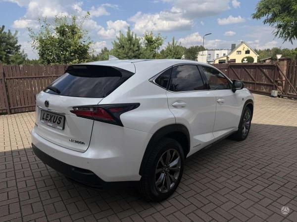 White Lexus NX 300h 2014 in Siauliai, with an engine capacity of 2.49 L and mileage of 286 thousand km for 19400 €, photo 6 on AUTOMOTO.COM.LV