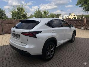 White Lexus NX 300h 2014 in Siauliai, with an engine capacity of 2.49 L and mileage of 286 thousand km for 19400 €, photo 7 on AUTOMOTO.COM.LV
