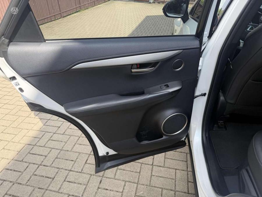 White Lexus NX 300h 2014 in Siauliai, with an engine capacity of 2.49 L and mileage of 286 thousand km for 19400 €, photo 16 on AUTOMOTO.COM.LV